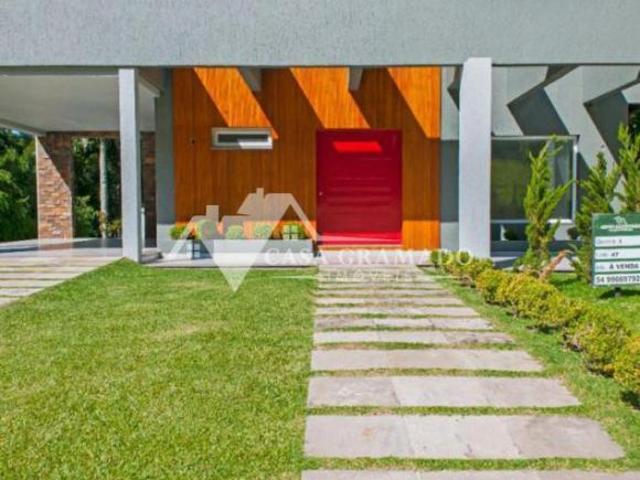 CASA 4 DORMITÓRIOS EM GRAMADO