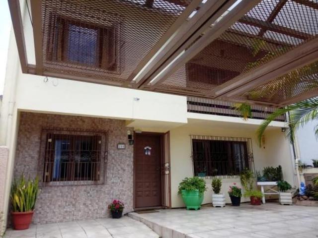 Casa 4 dormitórios em terreno de 8,80 X 39,50