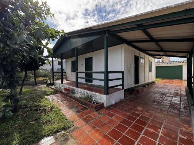 Casa 4 dormitórios ou + para Venda em Cidreira, Centro, 4 dormitórios, 2 banheiros, 2 vagas
