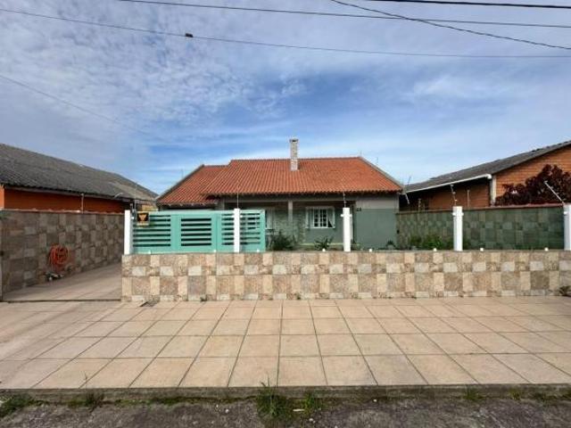 Casa 4 dormitórios ou + para Venda em Cidreira, Centro, 5 dormitórios, 3 banheiros, 1 vaga