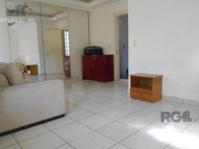 Casa 4 dormitórios no bairro Agronomia