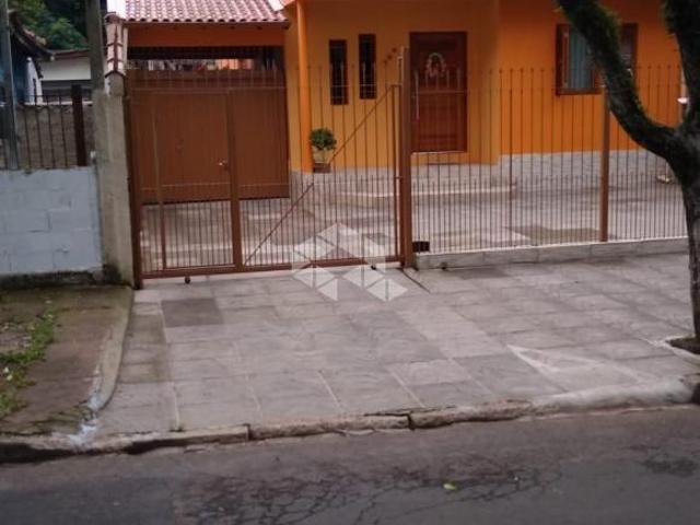 Casa 4 dormitórios no bairro Alto Petrópolis Porto Alegre