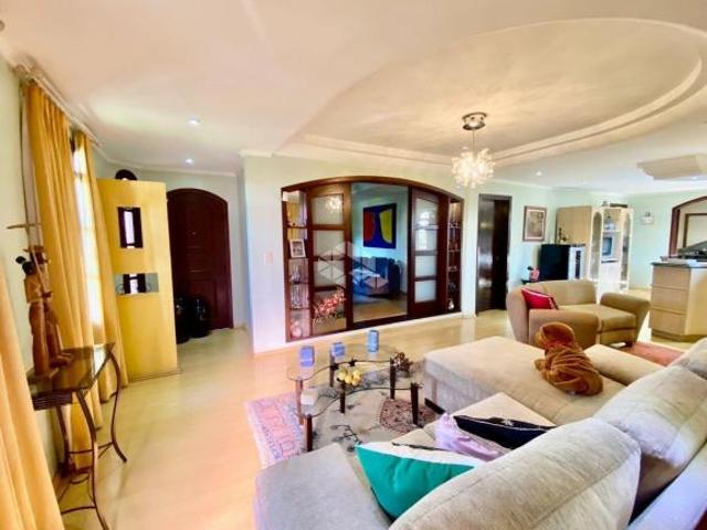 Casa 4 dormitórios no bairro igara