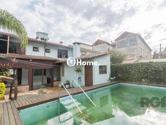 Casa 4 dormitórios no bairro Ipanema