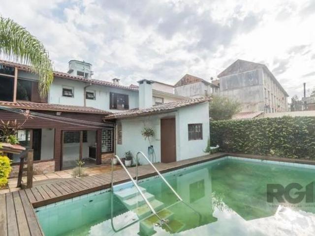 Casa 4 dormitórios no bairro Ipanema