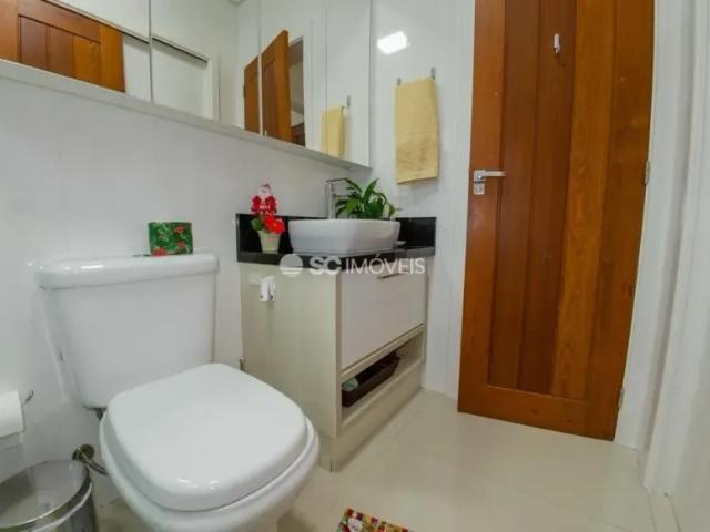 Casa 4 dormitórios, sendo 2 suítes