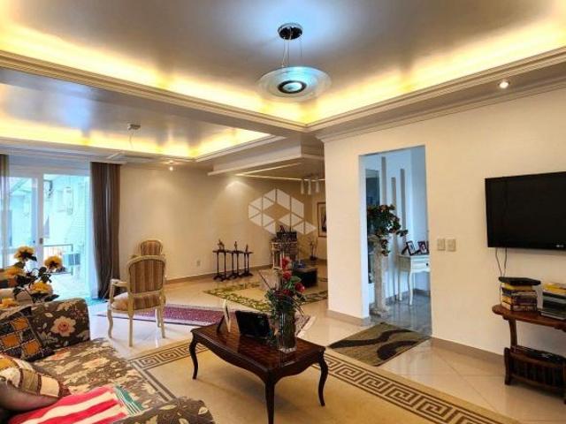 Casa 4 dormitórios, suíte, piscina, 3 vagas no Jardim Lindóia em Porto Alegre/RS