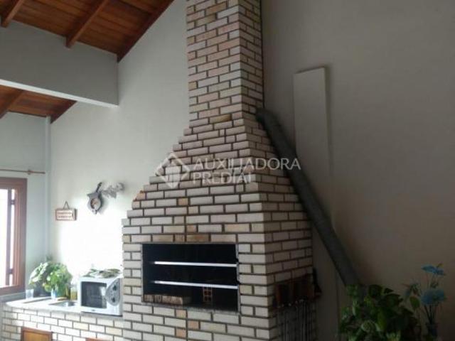 CASA 4 DORMITÓRIOS PARTENON