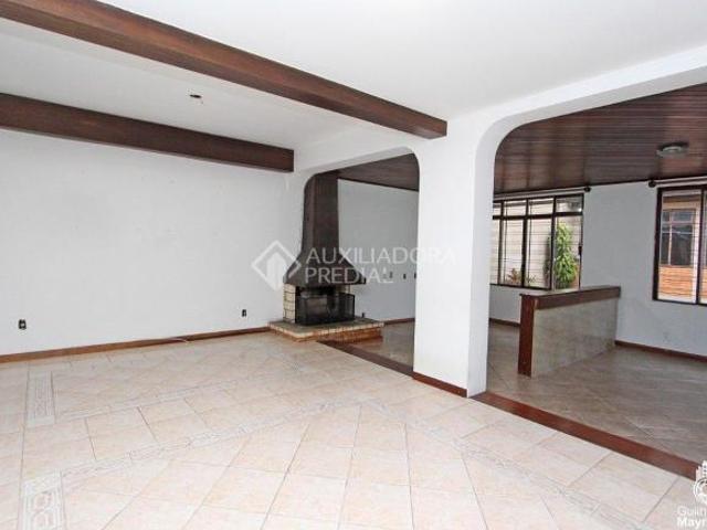 Casa 4 dormitórios