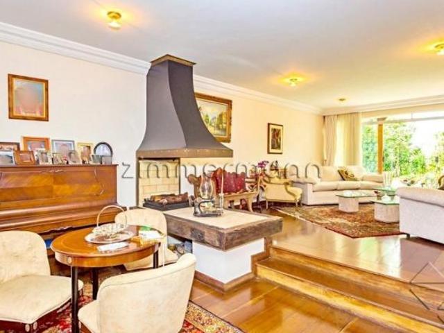 CASA 4 DORMITÓRIOS VILA MADALENA