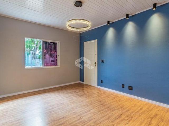 Casa 4 dormitórios/Quartos com piscina e Churrasqueira numTerreno 350m²