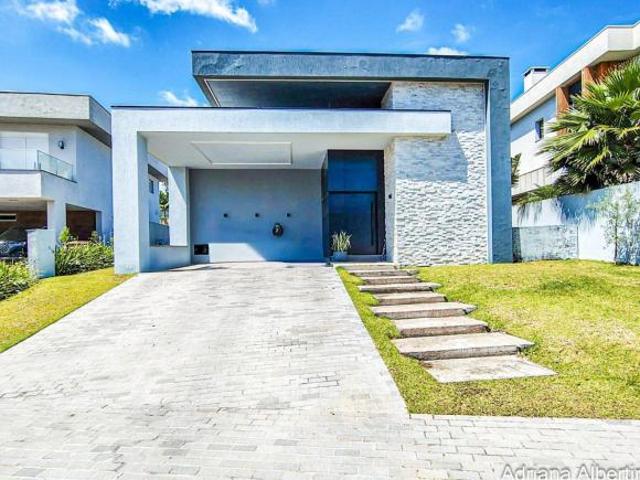 Casa 4 suites AlpahaVille PoA