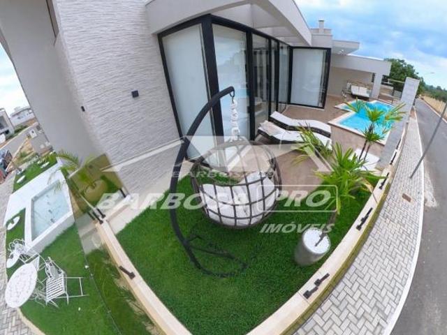 Casa 4 suítes alto padrão para venda em condomínio de Caldas Novas