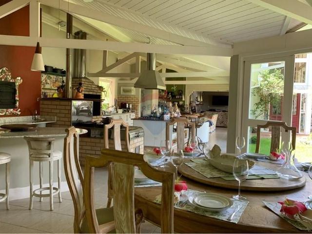 CASA 4 SUITES ALUGUEL NOGUEIRA PETRÓPOLIS