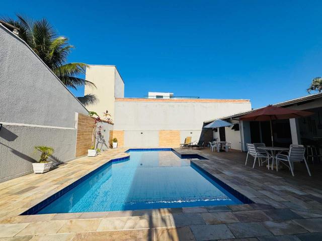 Casa 4 suítes ar.c. Piscina