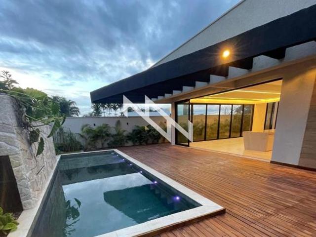 Casa 4 suítes em condomínio fechado