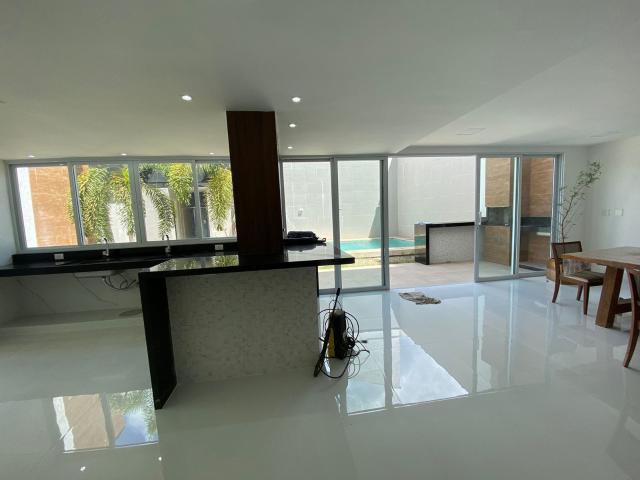 Casa 4 suítes Ilha dos Araújos Governador Valadares