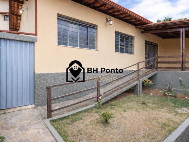Casa 4 Quartos, 6 Vagas, 460m² à Venda Bairro Glória Belo Horizonte