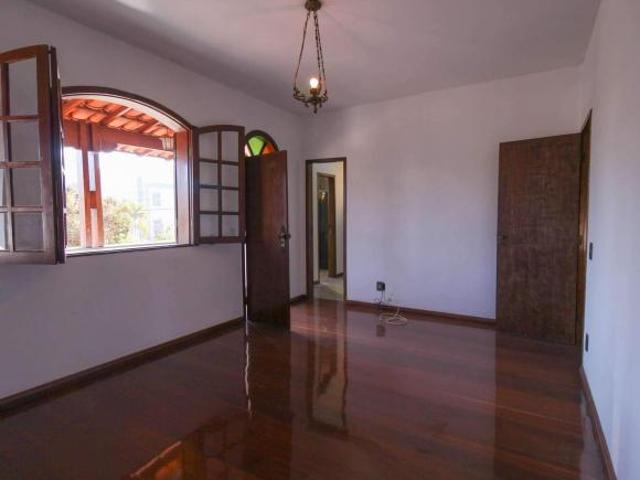 Casa, 4 quartos, 1 suite, 4 vagas