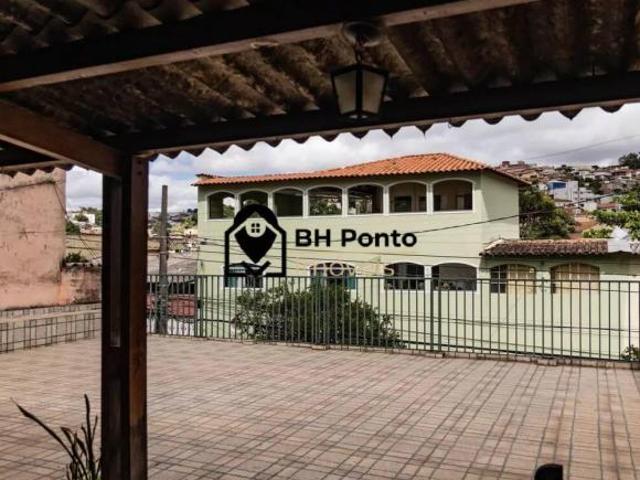 Casa 4 Quartos, 1 Vaga com Edículas à Venda Bairro Dom Bosco Belo Horizonte