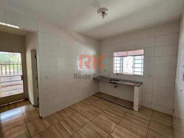 CASA | 4 QUARTOS | 2 BARRACÕES | SANTA MÔNICA