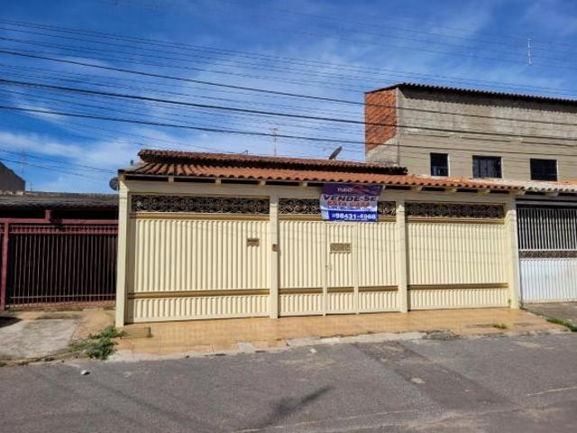 CASA 4 QUARTOS, 2 SUITES, 4 BANHEIROS, LAJE, 2 PORTÕES ELETRÔNICOS, ACEITA FIANCIAMENTO E FGTS