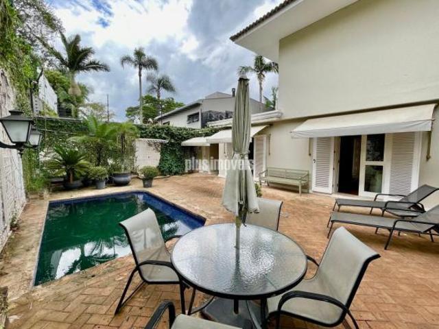 Casa 4 Quartos 2 Suites 4 Vagas em Cidade Jardim