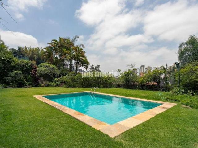 Casa 4 Quartos 3 Suites 10 Vagas com Renda no Real Parque!