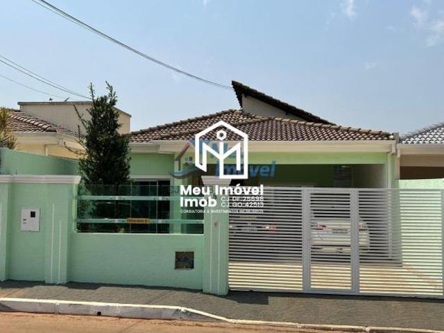 CASA 4 Quartos 3 Suítes 2 Vaga 400m² Armários Piscina aquecida Jardim