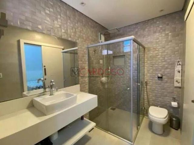 Casa 4 quartos. 3 suítes, Armários Planejados, Piscina, Churrasqueira, Condomínio fechado
