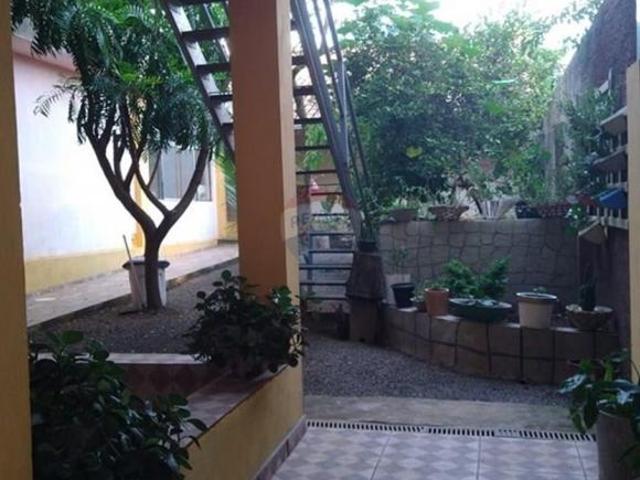 CASA 4 quartos 3 Suítes + Edícula Completa + Salão Comercial ACEITA PERMUTA DENTRO DE JAGUARIÚ