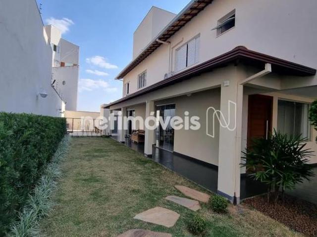 Casa 4 Quartos à Venda no Fernão Dias!