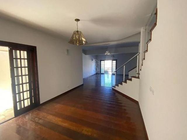 Casa 4 Quartos com 3 Suítes e 180m² Jardim Maria Izabel