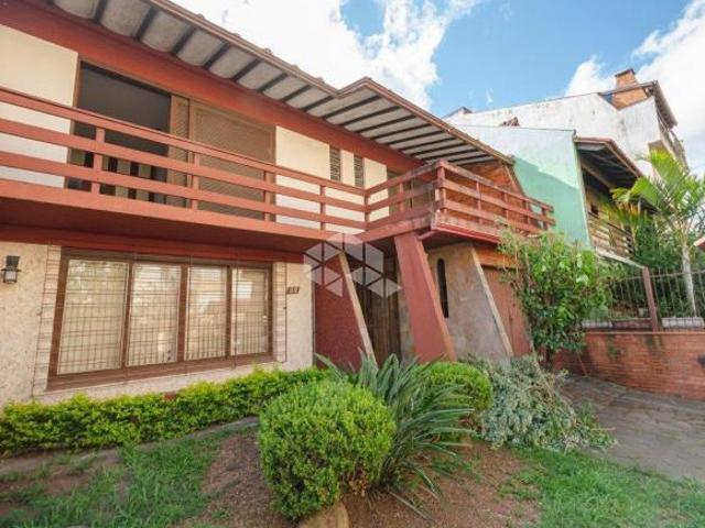 Casa 4 quartos com 300 m² área privativa