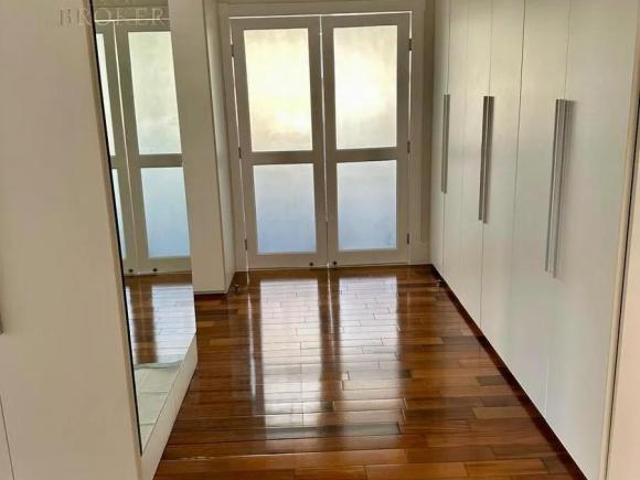 Casa 4 Quartos com 4 Suítes e 460m² Tamboré