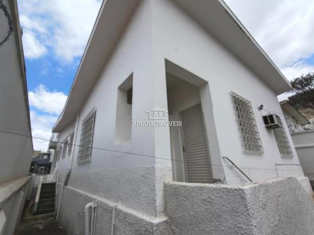 Casa 4 Quartos com garagem no Colégio Batista