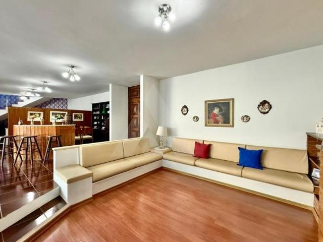 CASA 4 QUARTOS COM PISCINA VILA ROSA