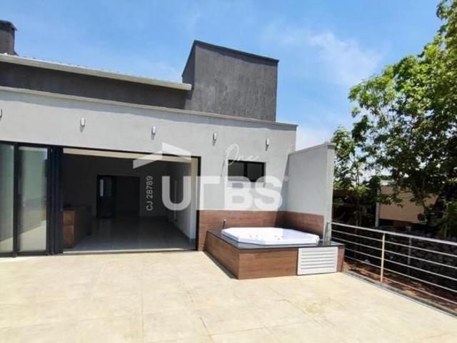 Casa 4 quartos em condomínio fechado