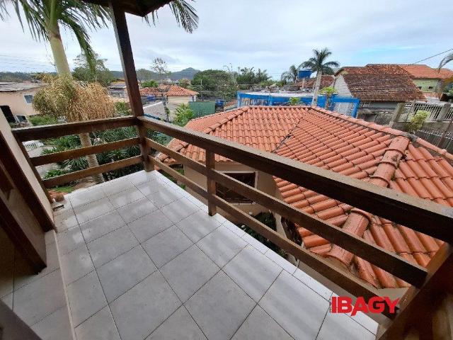 Casa 4 Quartos Ingleses Do Rio Vermelho 182m²