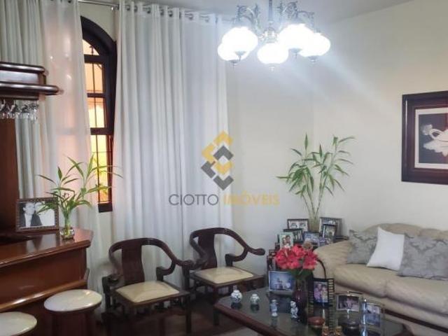 CASA 4 QUARTOS LIBERDADE