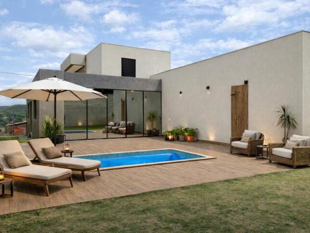 Casa 4 Quartos no Belvedere Green | Aceita Financiamento | Piscina Aquecida | 510m² de Terreno