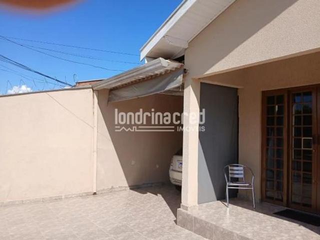 Casa 4 Quartos Próx. HU com 2 Edículas, Amplo Terreno 450m², 1 Vaga, Ótima para Moradia ou Investime
