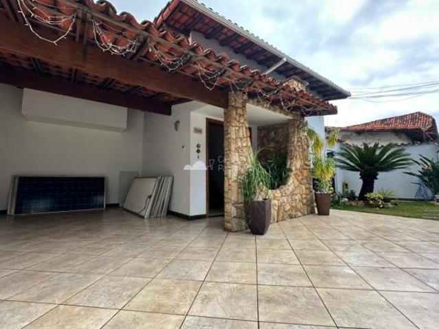 Casa 4 quartos sendo 3 suítes Planalto