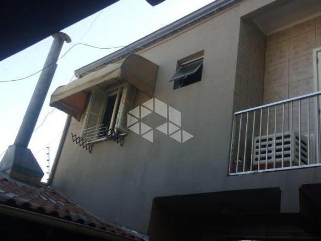 Casa 5 dormitórios, 134m2, 30m da Av. Bento Gonçalves/Partenon