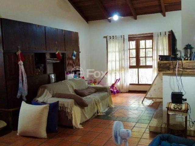 Casa, 5 dormitórios, 132 m², em Belém Novo