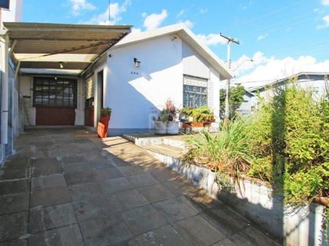 Casa 5 dormitórios, 1 suíte, 2 vagas de garagem, no bairro Camaquã, Poa/RS