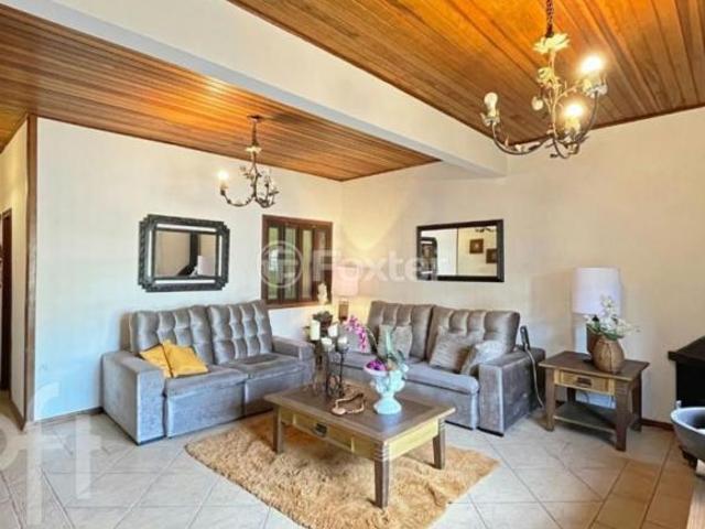 Casa, 5 dormitórios, 200 m², em Nonoai