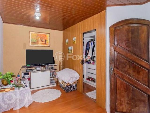 Casa, 5 dormitórios, 211 m², em Vila Serralheiro