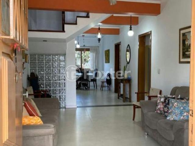 Casa, 5 dormitórios, 244 m², em Fátima