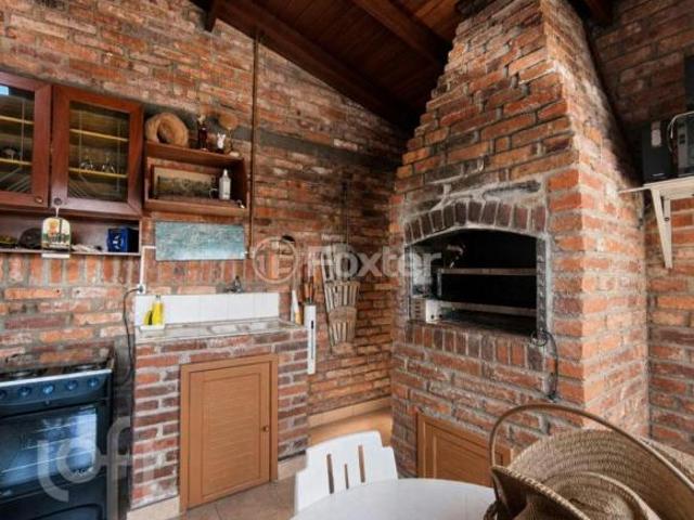 Casa, 5 dormitórios, 248 m², em Igara